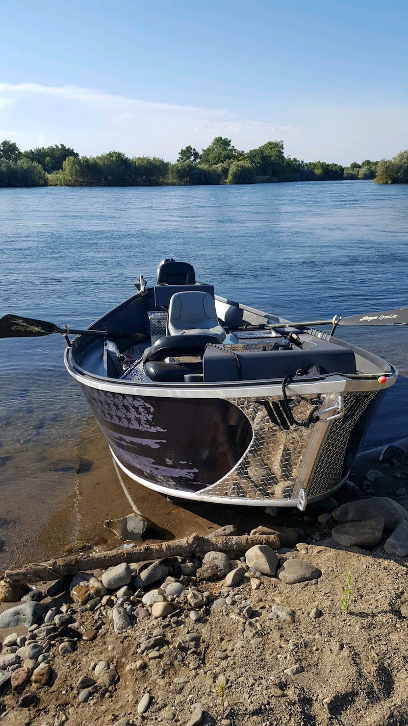 Meet the Guide - Custom Fishing Boats - River Pursuit Guide Service